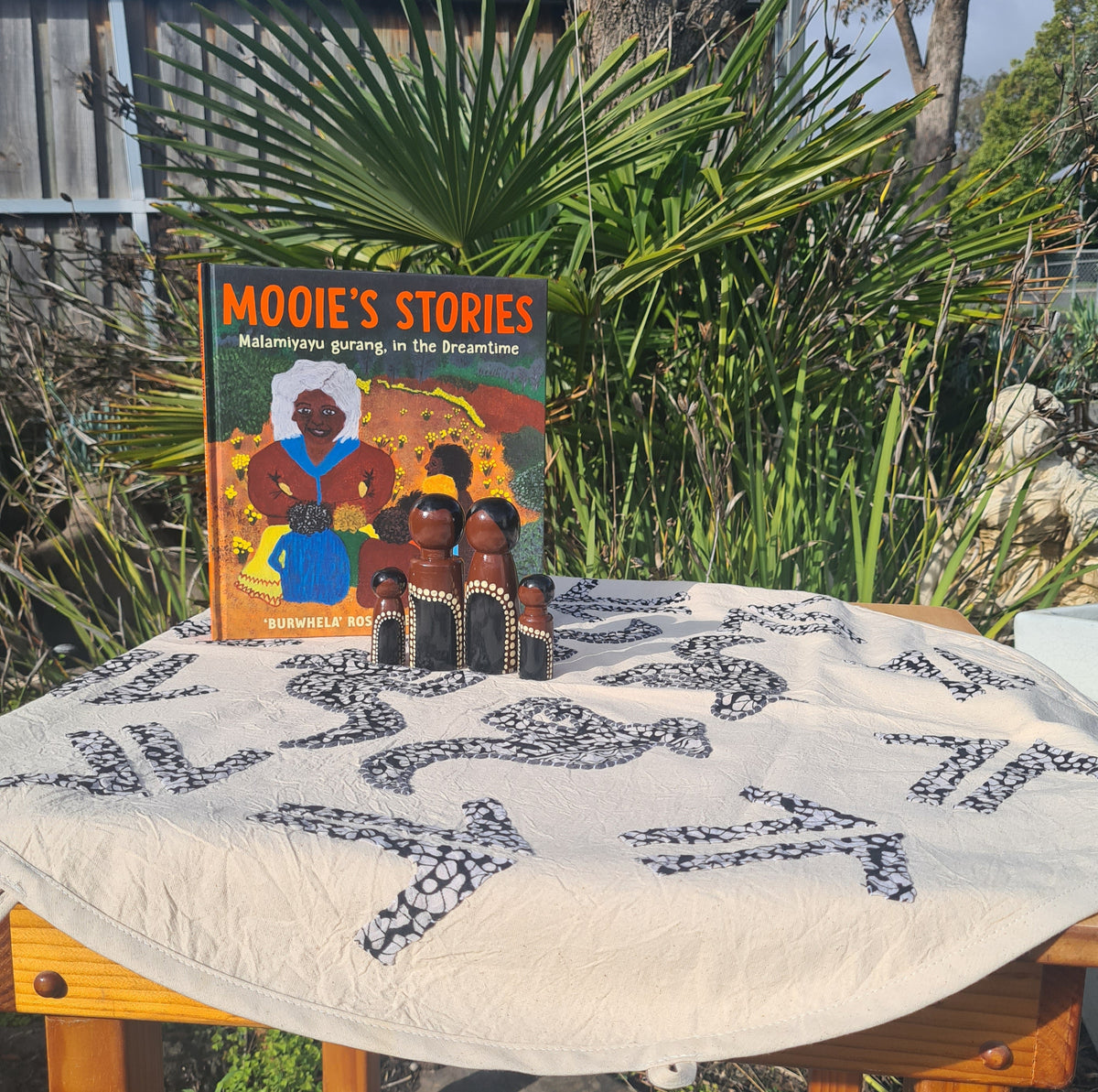 Dreamtime Circle – Aboriginal Table Centrepiece – Primary Toys